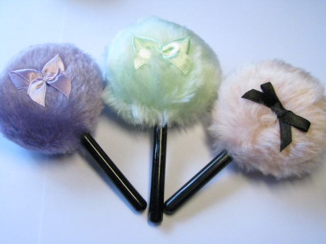 Fluffy Powder Puff - WEDGES & PUFF - 70267 | beautymarts.com